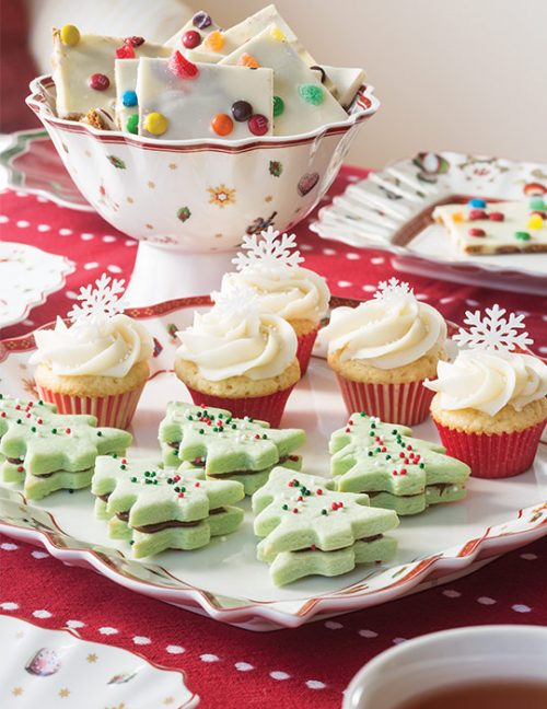 Mini Snowflake Cupcakes | TeaTime Magazine