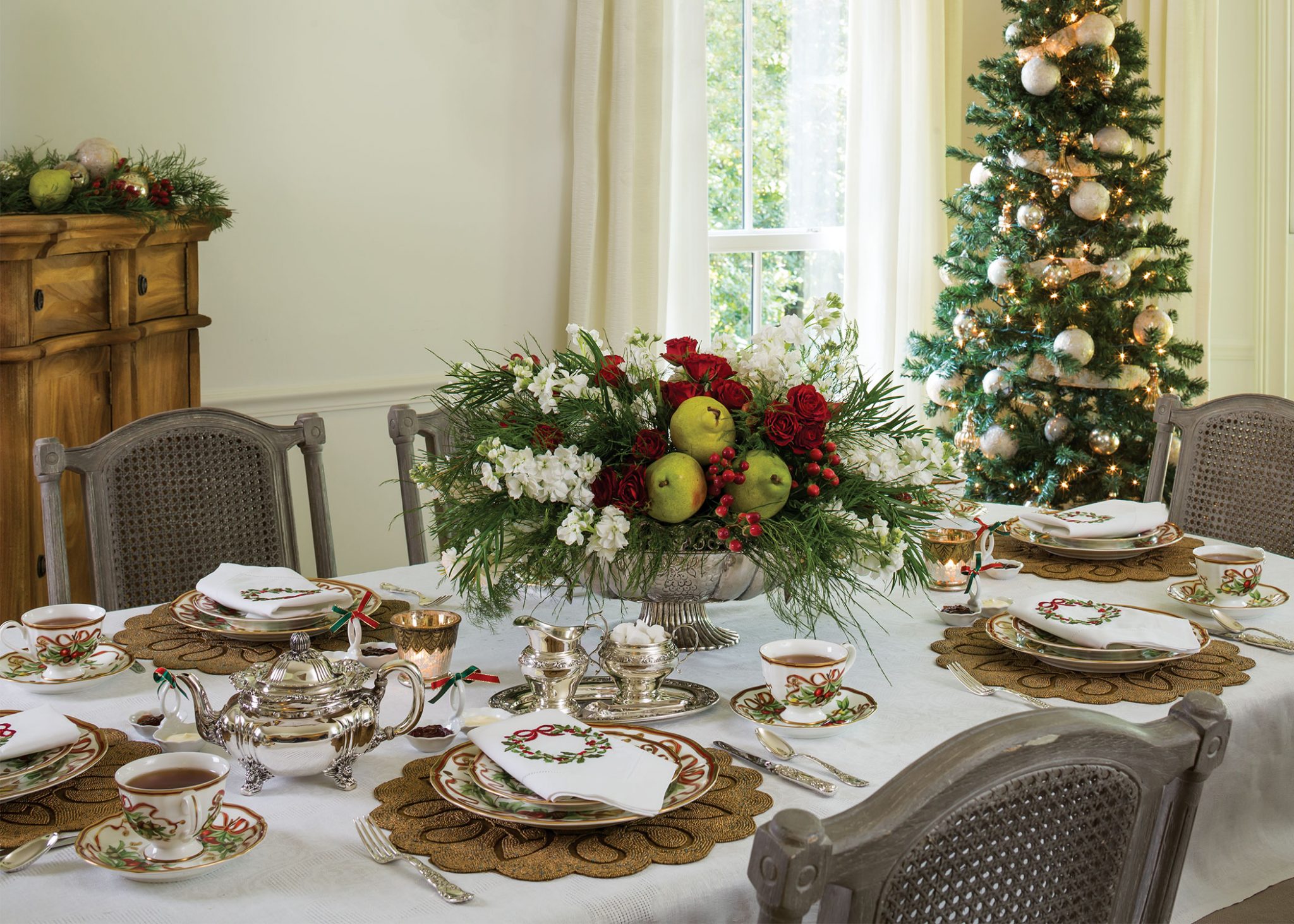 Show-Stopping Holiday Table Settings | TeaTime Magazine